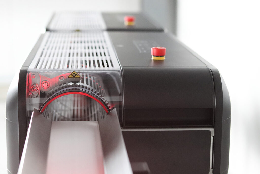 Hybrid™ Infeed Conveyor and Outfeed Conveyor | Triminator